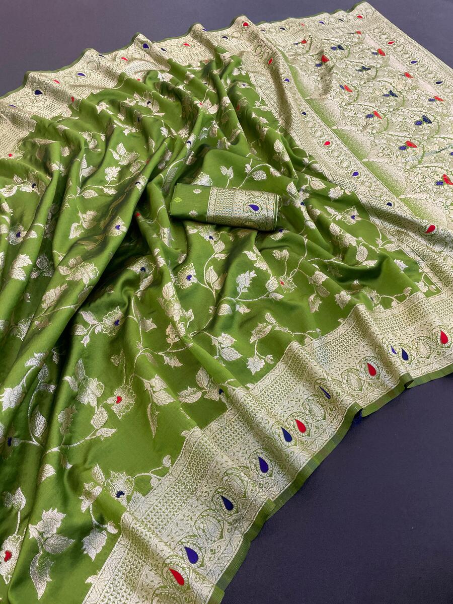 Ailurophile Green Soft Banarasi Silk Saree With Snappy Blouse Piece ...